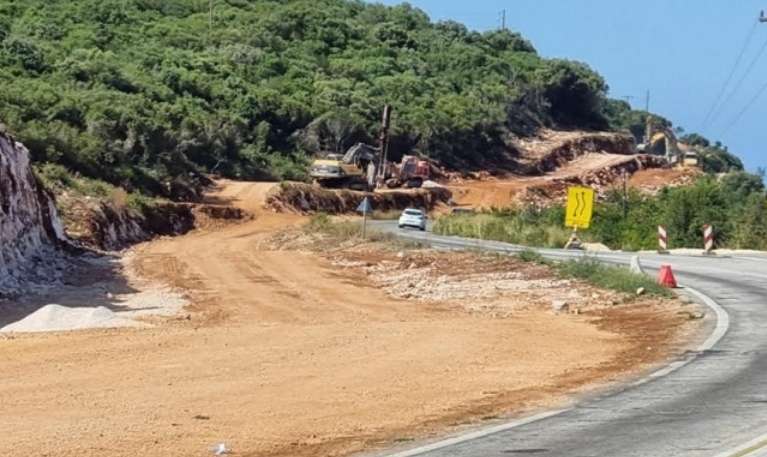 Παρολίγον ... τραγωδία στον υπό κατασκευή δρόμο Βονιτσα-Λευκάδα ...